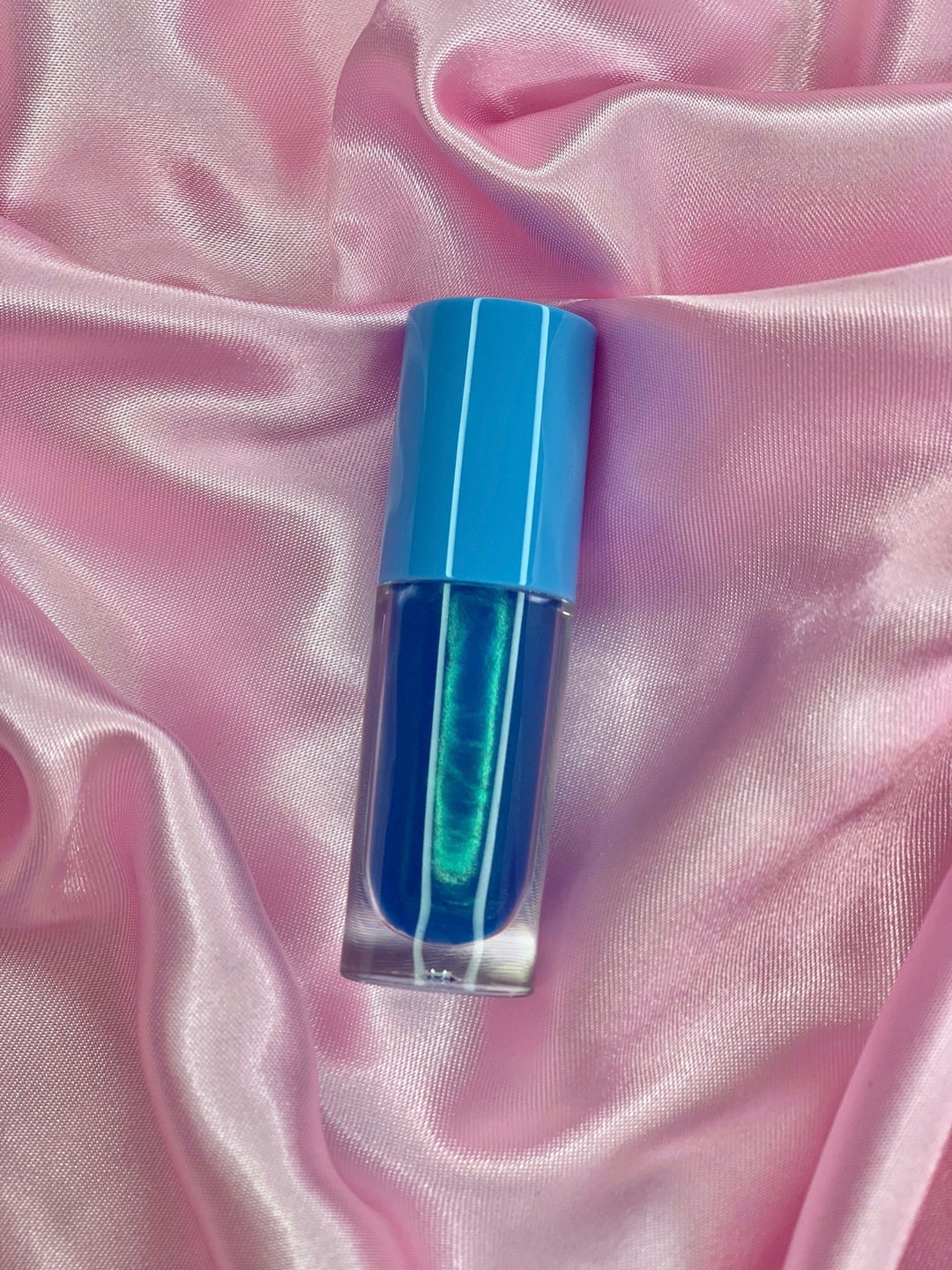 Shiny Golden Clear Blue Lip Gloss, Clearblue Silver Golden Lip Gloss ...