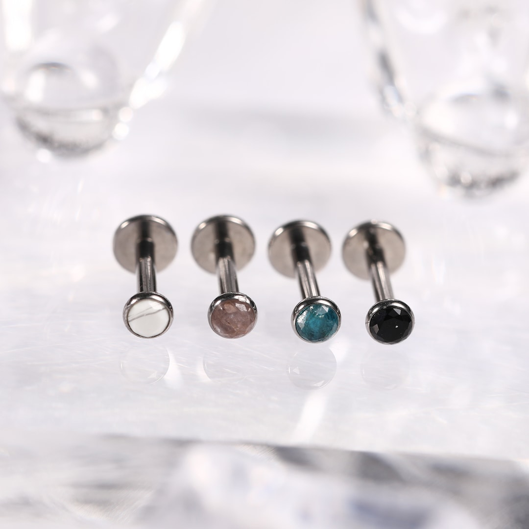 16G G23 Titanium Labret Studs Lip Piercing Internally Threaded Medusa ...