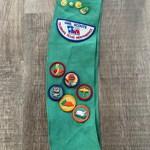 Vintage Girl Scouts Green Sash With Patches and Pins - Etsy