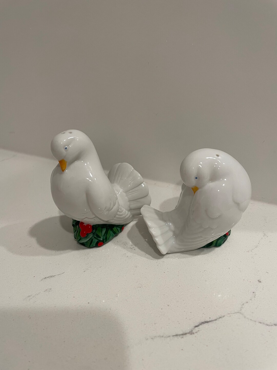 Vintage 1993 Avon Ceramic Doves Salt & Pepper Shakers Set - Etsy