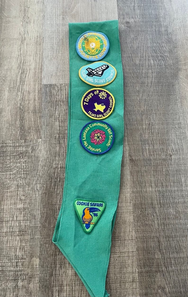 Vintage Girl Scouts Green Sash With Patches and Pins - Etsy