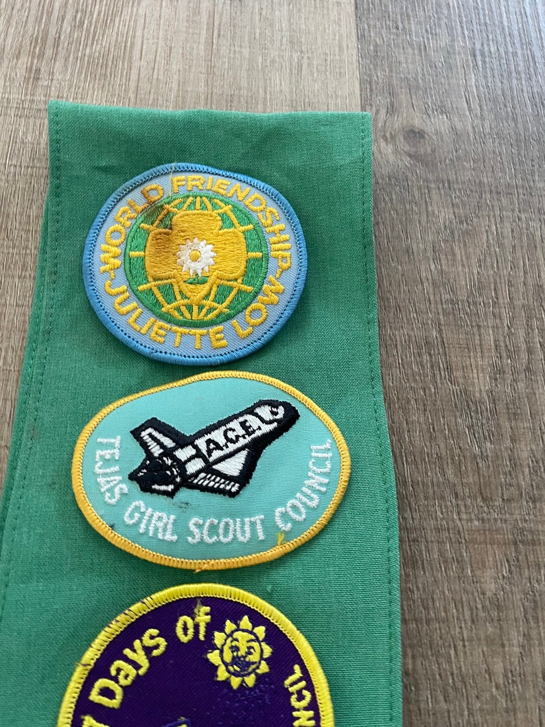 Vintage Girl Scouts Green Sash With Patches and Pins - Etsy