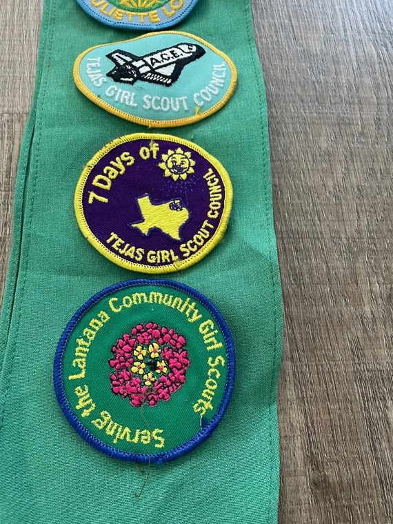 vintage Girl Scouts green sash with patches and pins - Gem