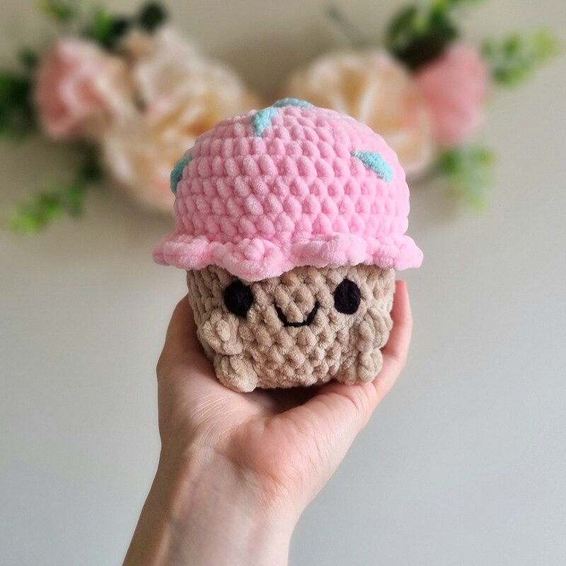 Cupcake Plushie - Etsy