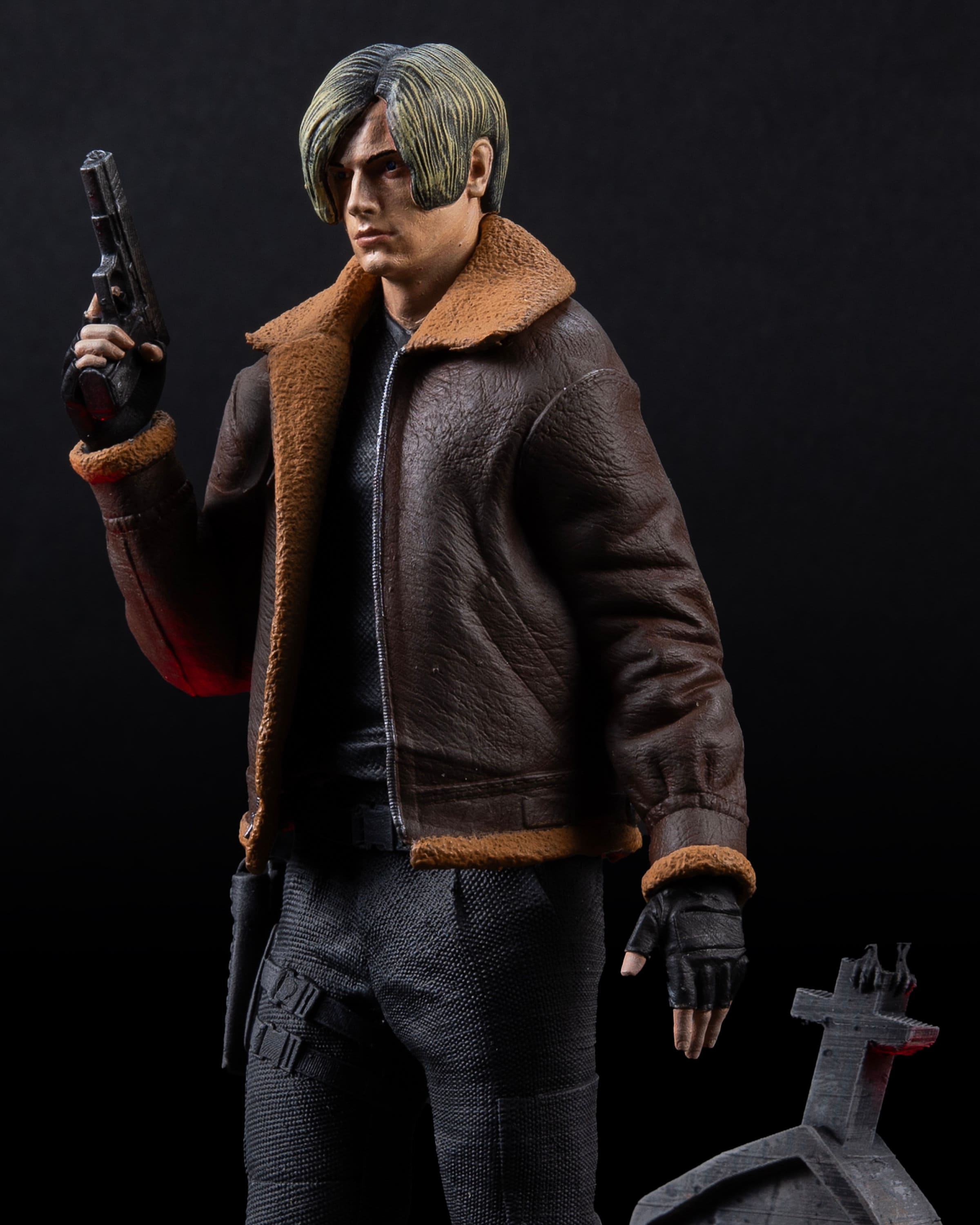 Handmade Leon Scott Kennedy Figure - Iconic Resident Evil Character 3D ...