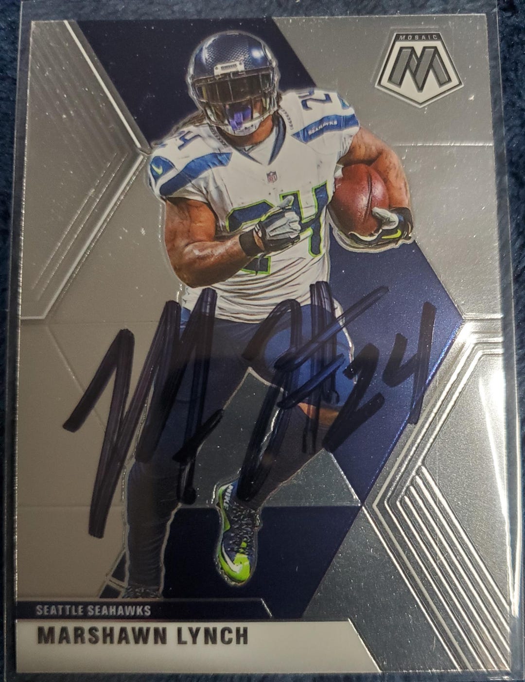 Marshawn Lynch Authentic Hand Signed 2020 Mosaic Card Autographed HOF ...