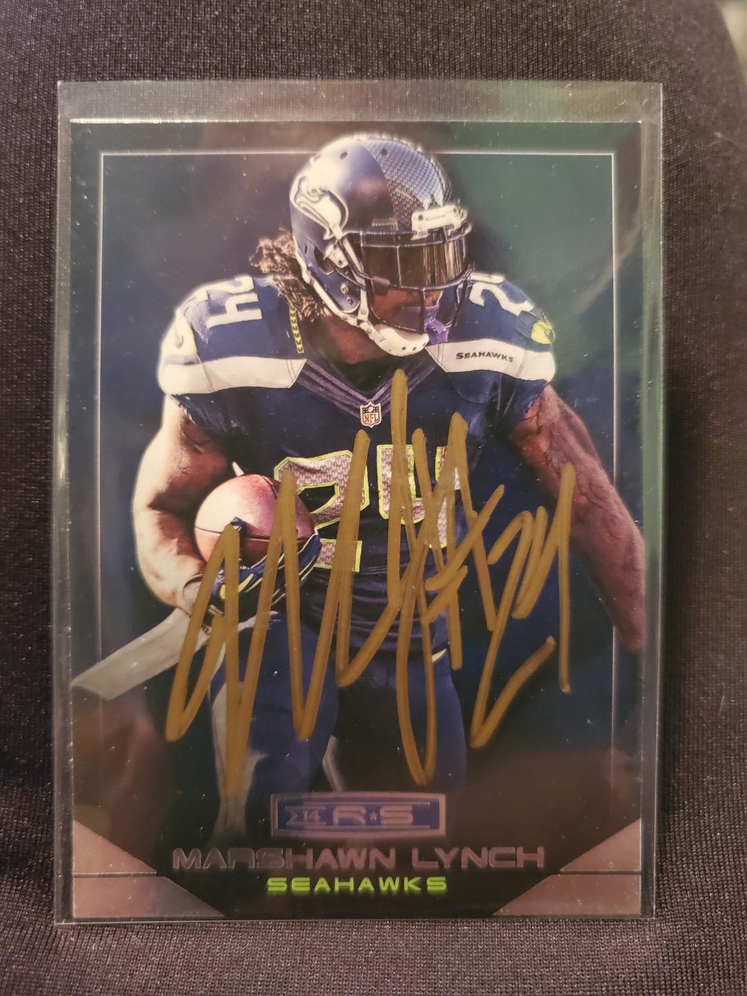 Marshawn Lynch Authentic Hand Signed 2014 Panini Card Autographed HOF ...