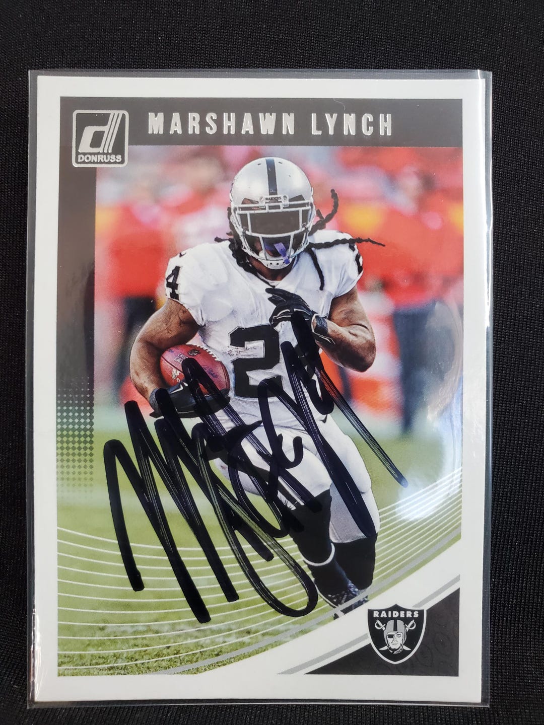 Marshawn Lynch Authentic Hand Signed Football Card Autographed HOF Las ...