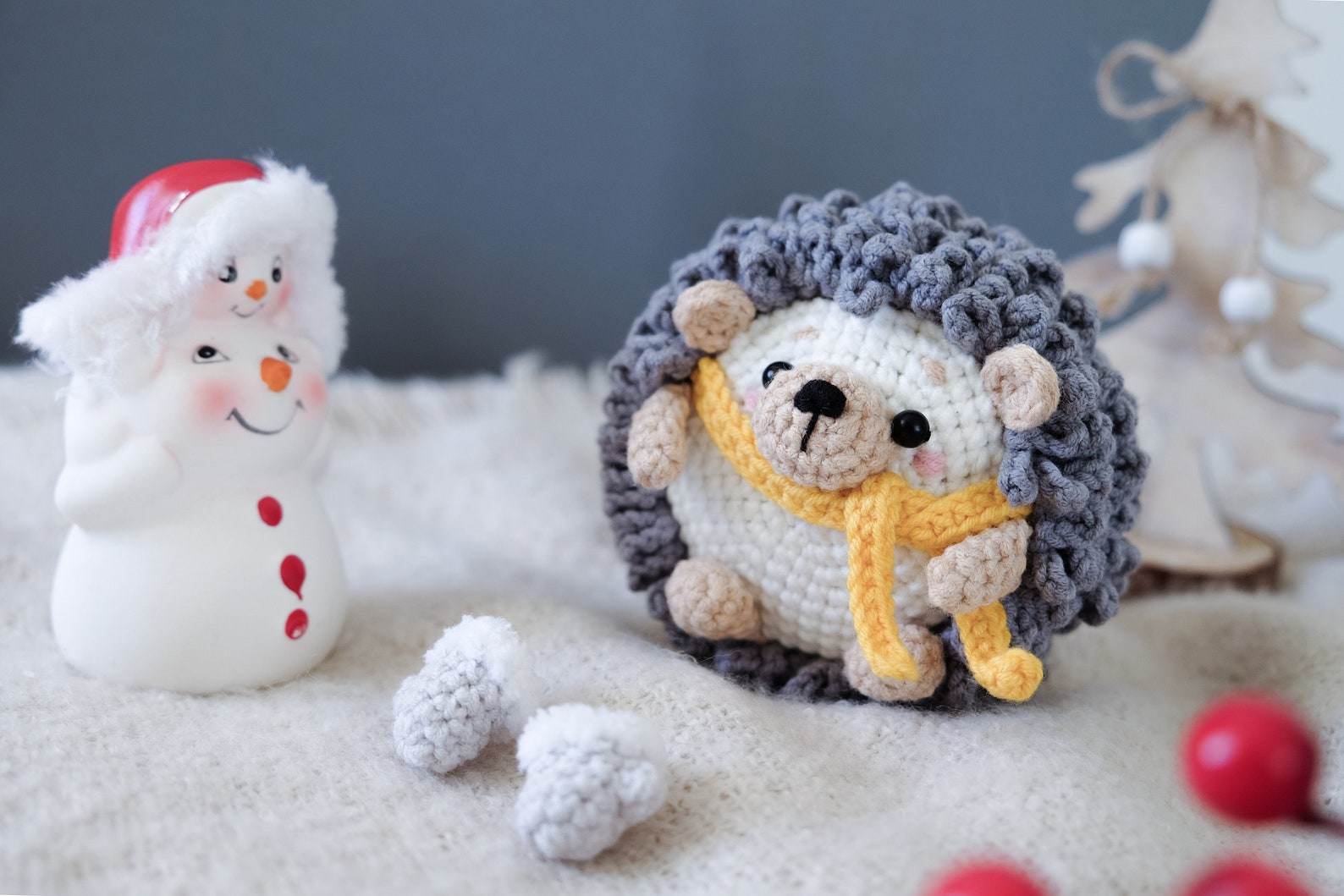 Crochet Hedgehog in Mittens Christmas Amigurumi Pattern - Etsy