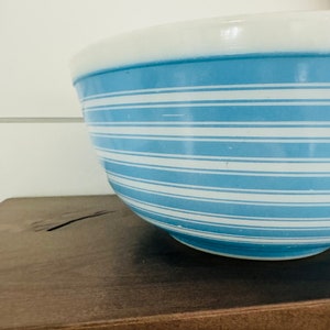 Vintage Pyrex 403 2 1/2 Quart / Blue and White Striped Bowl/ Mid ...