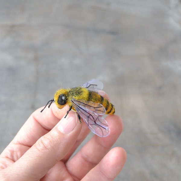 Bee Pin - Etsy