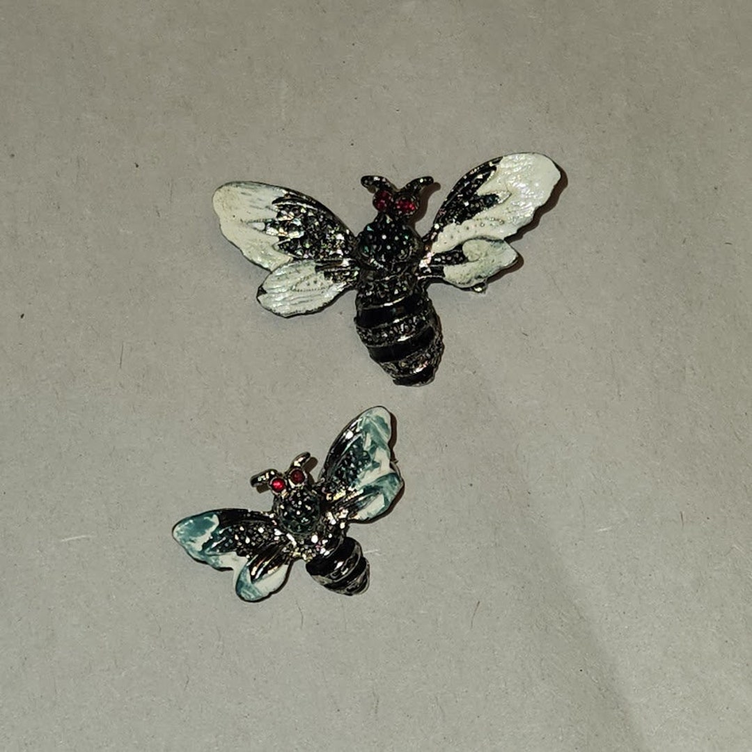 Vintage Large and Small Bee Pin Rhinestone Bumble Bee - Etsy