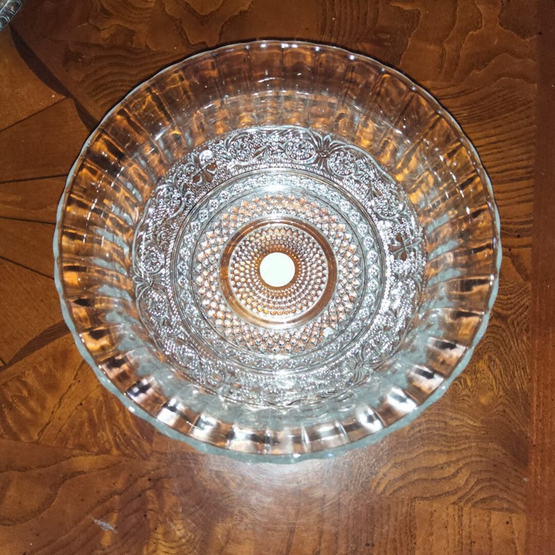vintage-kig-malaysia-fleur-de-lis-clear-pressed-glass-trellis-serving