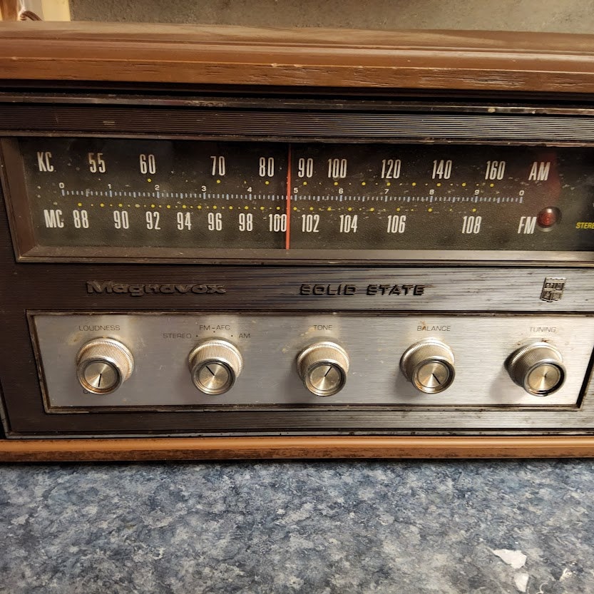 Vintage Working Magnavox Solid State Radio Walnut Finish 27" Stereo AM ...