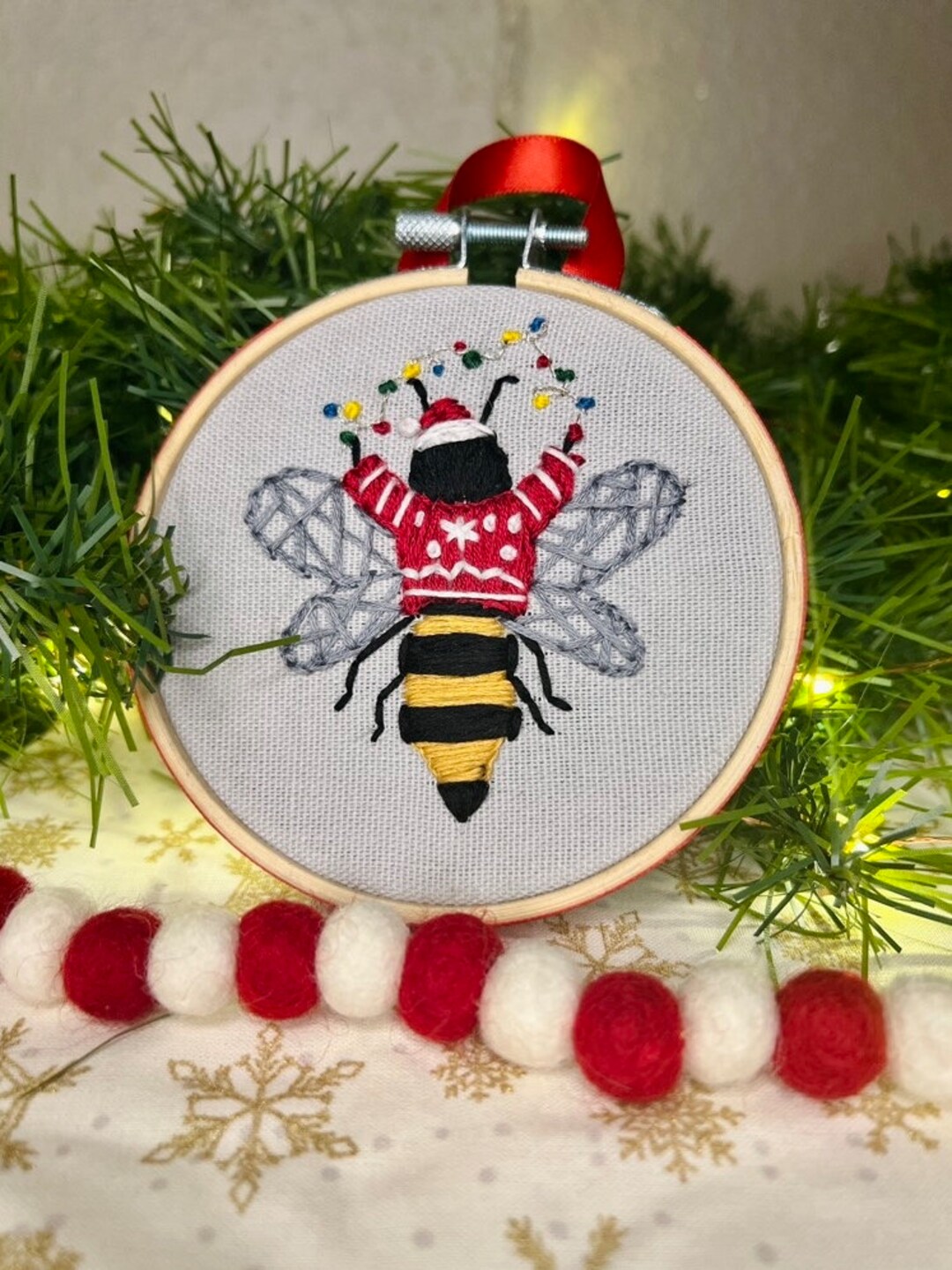 Busy Christmas Bee Handmade Embroidery Art - Etsy