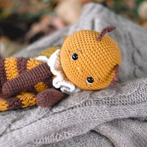 Bee Lovey Blanket Pattern. Snuggler Crochet Toy. - Etsy