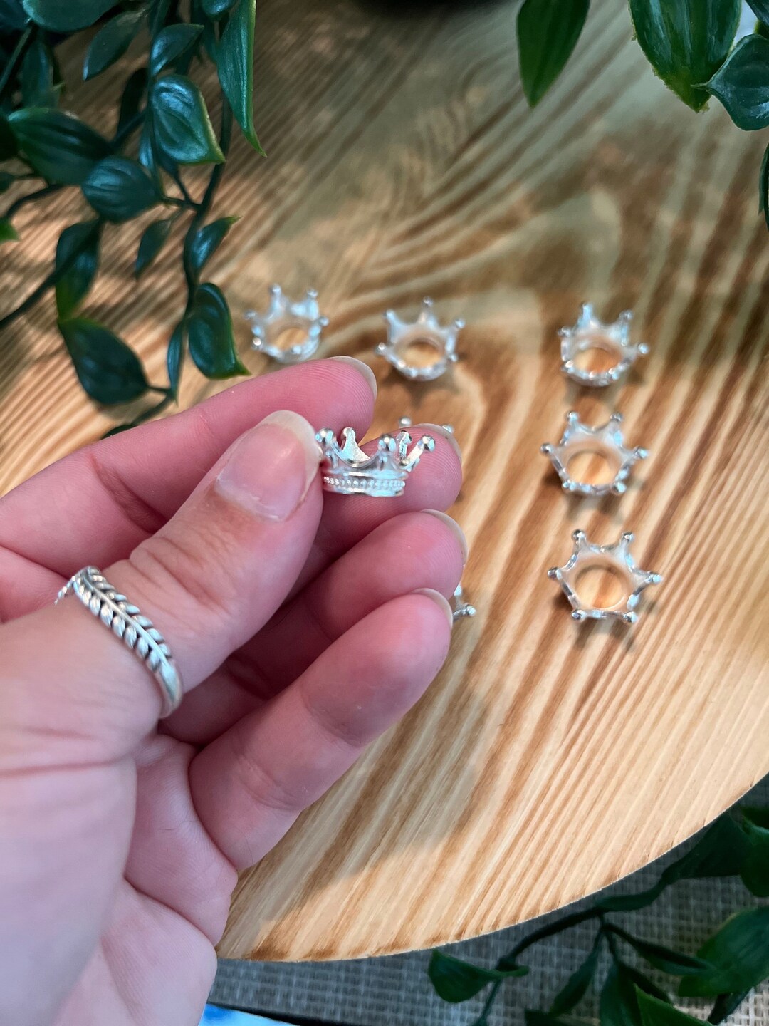 Small Metal Crown Sphere Stand - Etsy