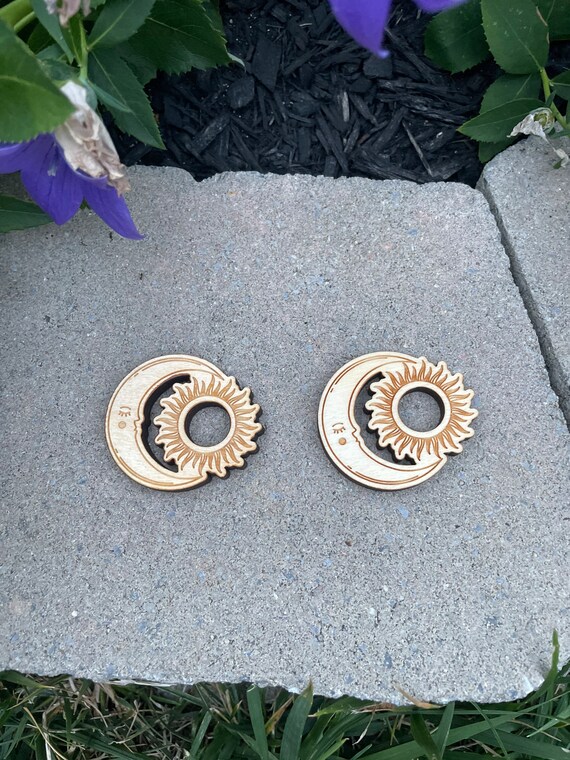 Wooden Sun & Moon Sphere Stand - Etsy