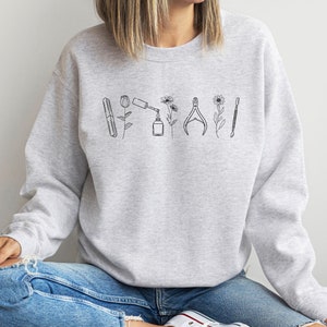 Minimalist Nail Tech Sweatshirt, Wildflower Nail Artist Sweatshirt ...