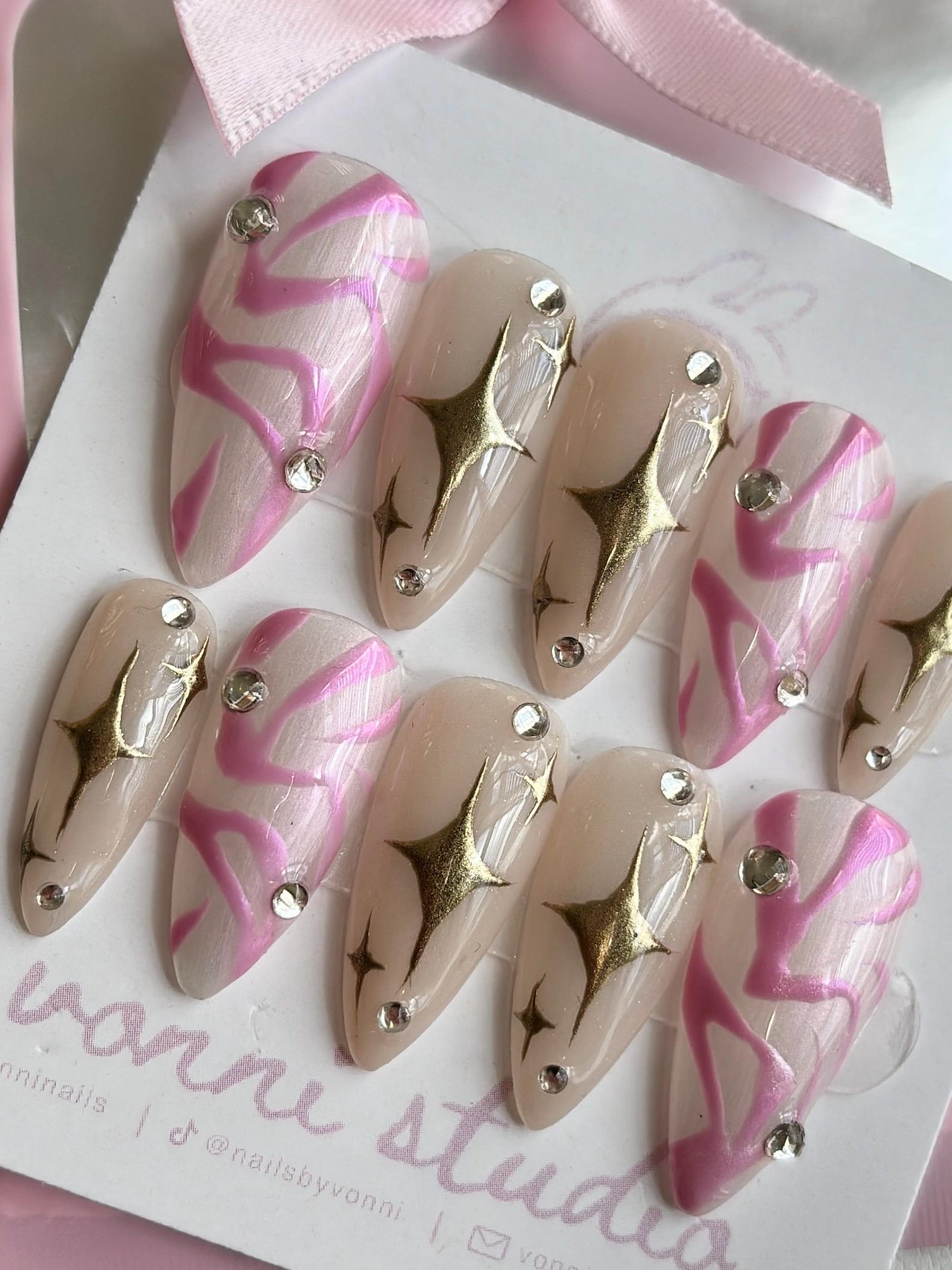 Handmade K-pop Demon Hunters Rumi “golden” Press on Nails, Simple ...