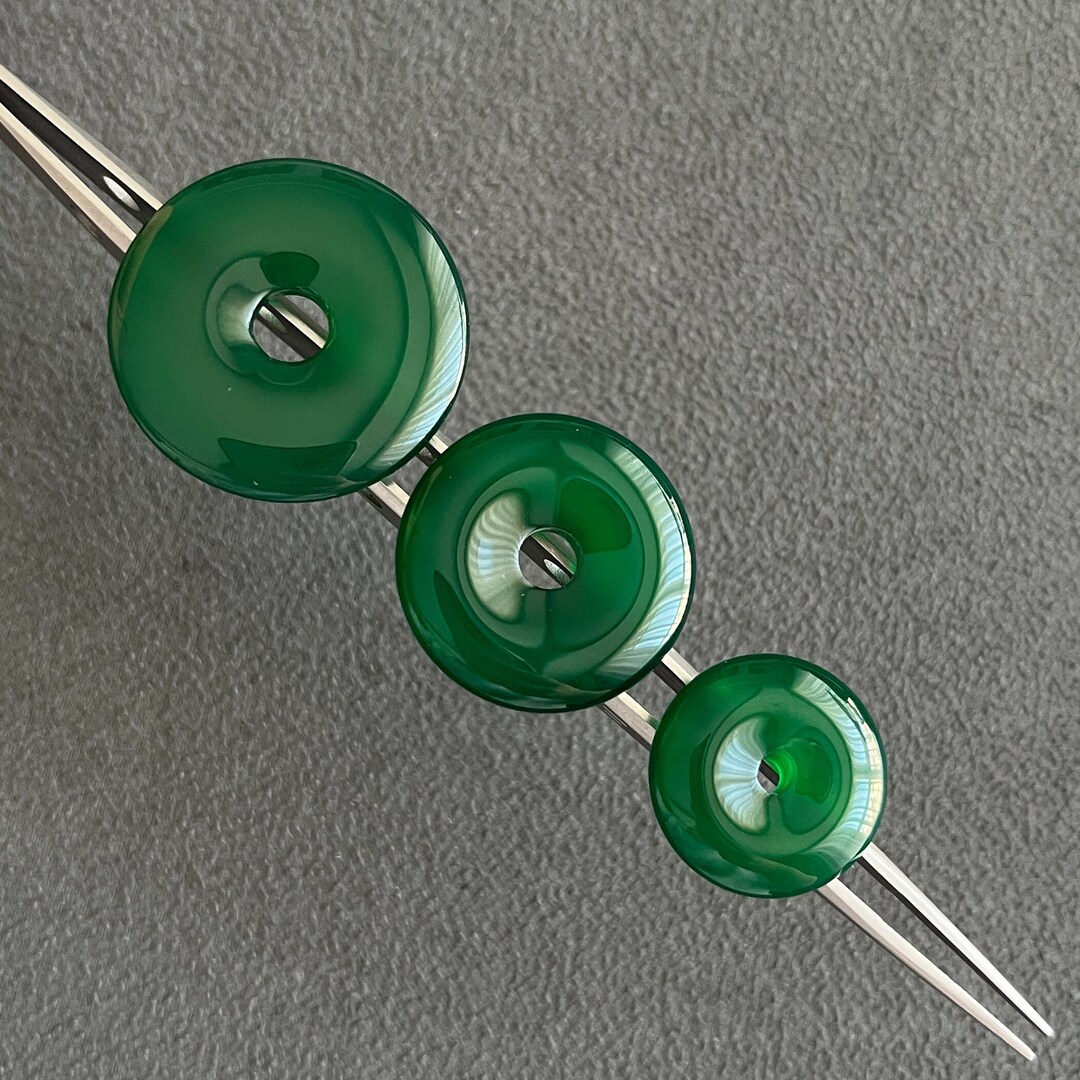 Superior Quality Natural Round Green Agate Stone , Round Disc Pendant ...