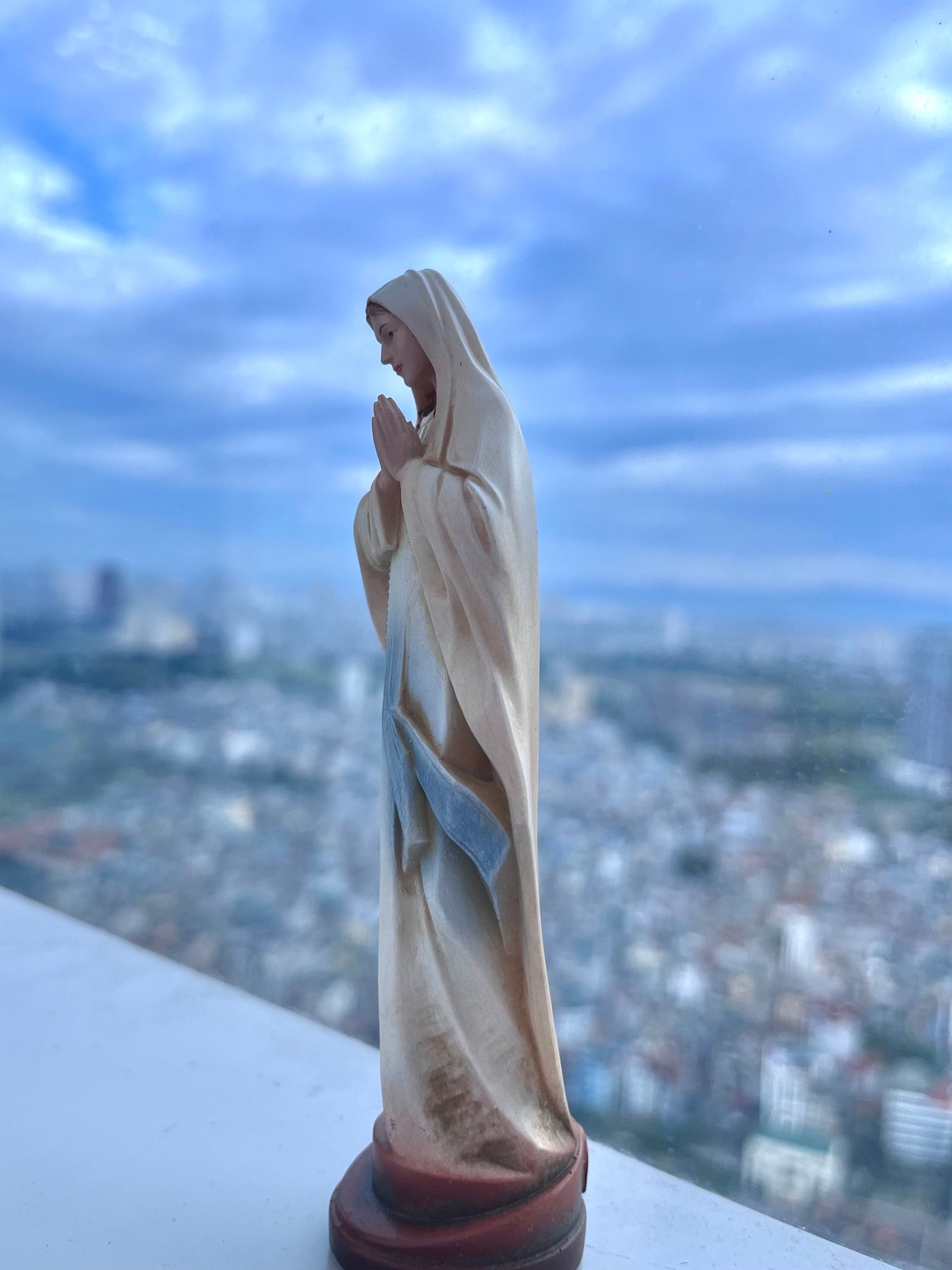 Mini Mary Statue, Praying Virgin Mary Statue, Beautiful Catholic Gift ...