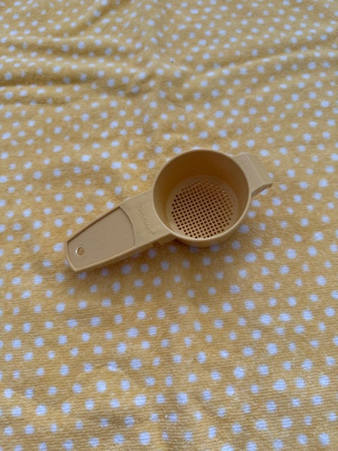 Harvest Gold Vintage Tupperware Mini Tea Strainer/mini Sifter #879 - Etsy