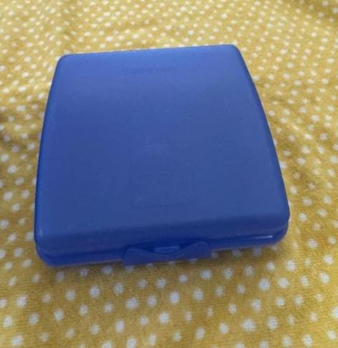 Tupperware Sandwich Keeper Blue #3752D - Etsy