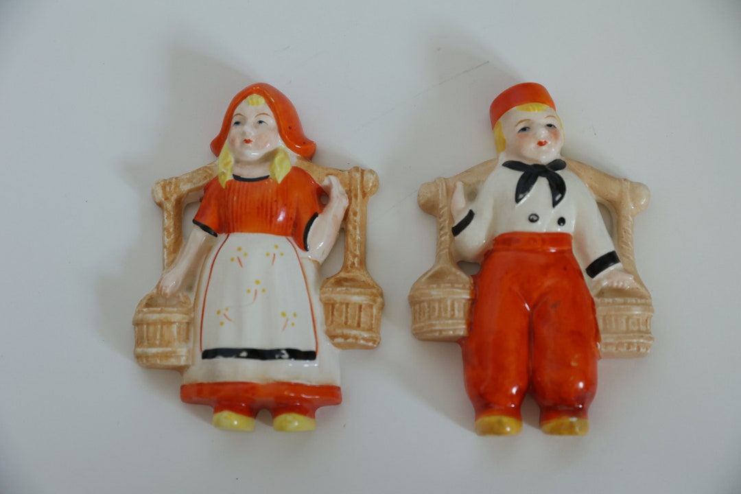 Chalkware Dutch Children Wall Hanging, Boy Girl Carrying Pails ...