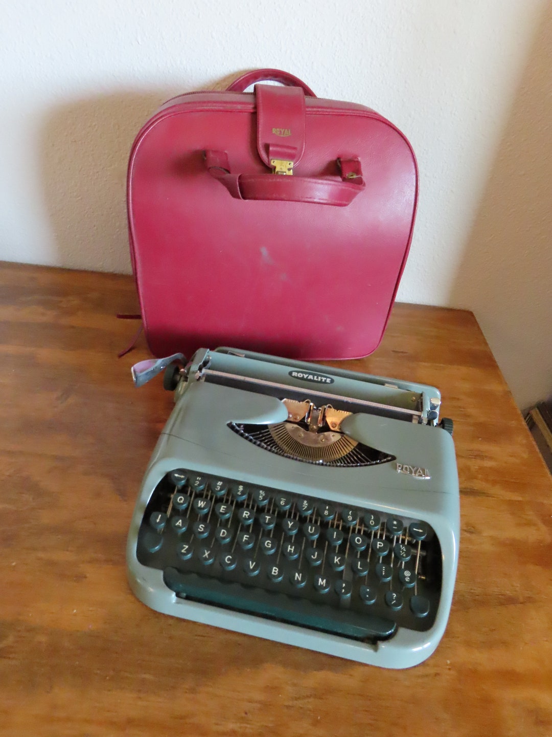 60s Royal Royalite Portable Typewriter 1960s Ultralight Manual ...