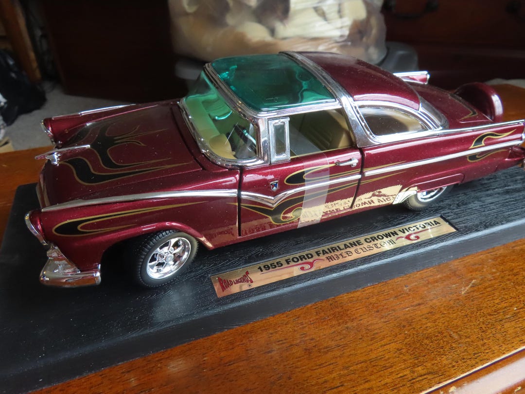 Ford Fairlane Crown Victoria Mild Custom (1955), 1:18, Road Legends ...
