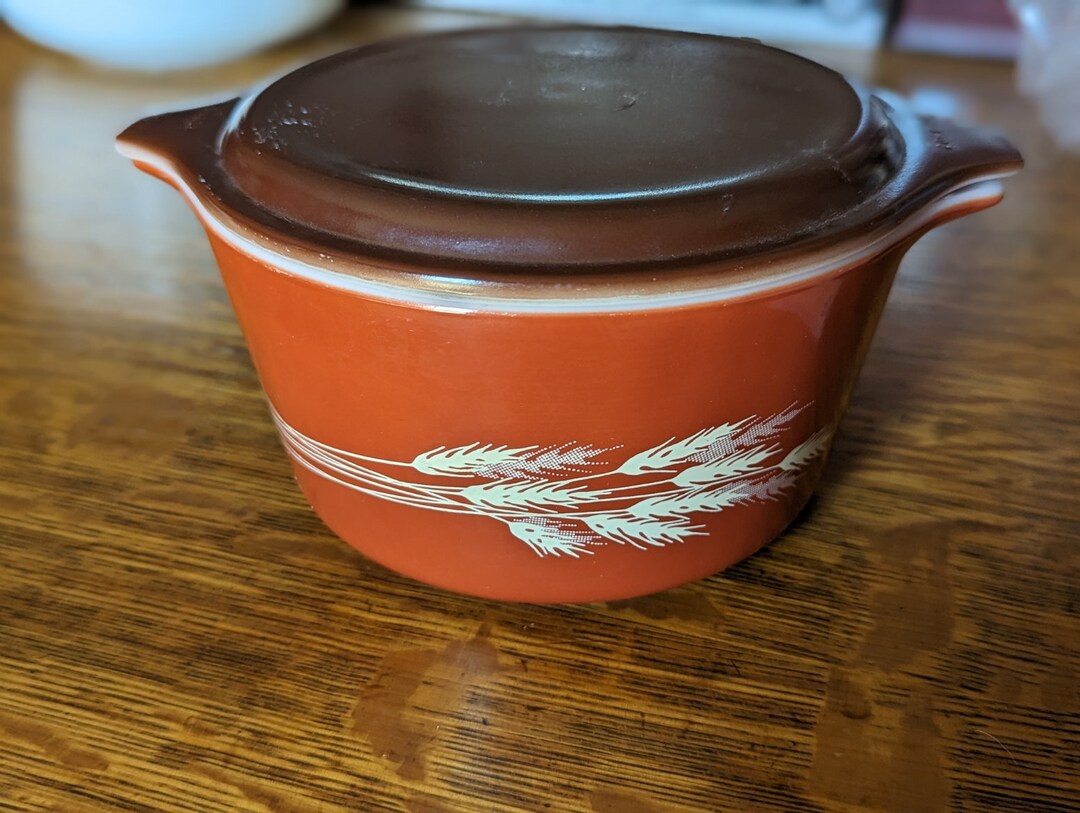 Pyrex Vintage Autumn Harvest Wheat Casserole Dish With Brown Lid 473B ...