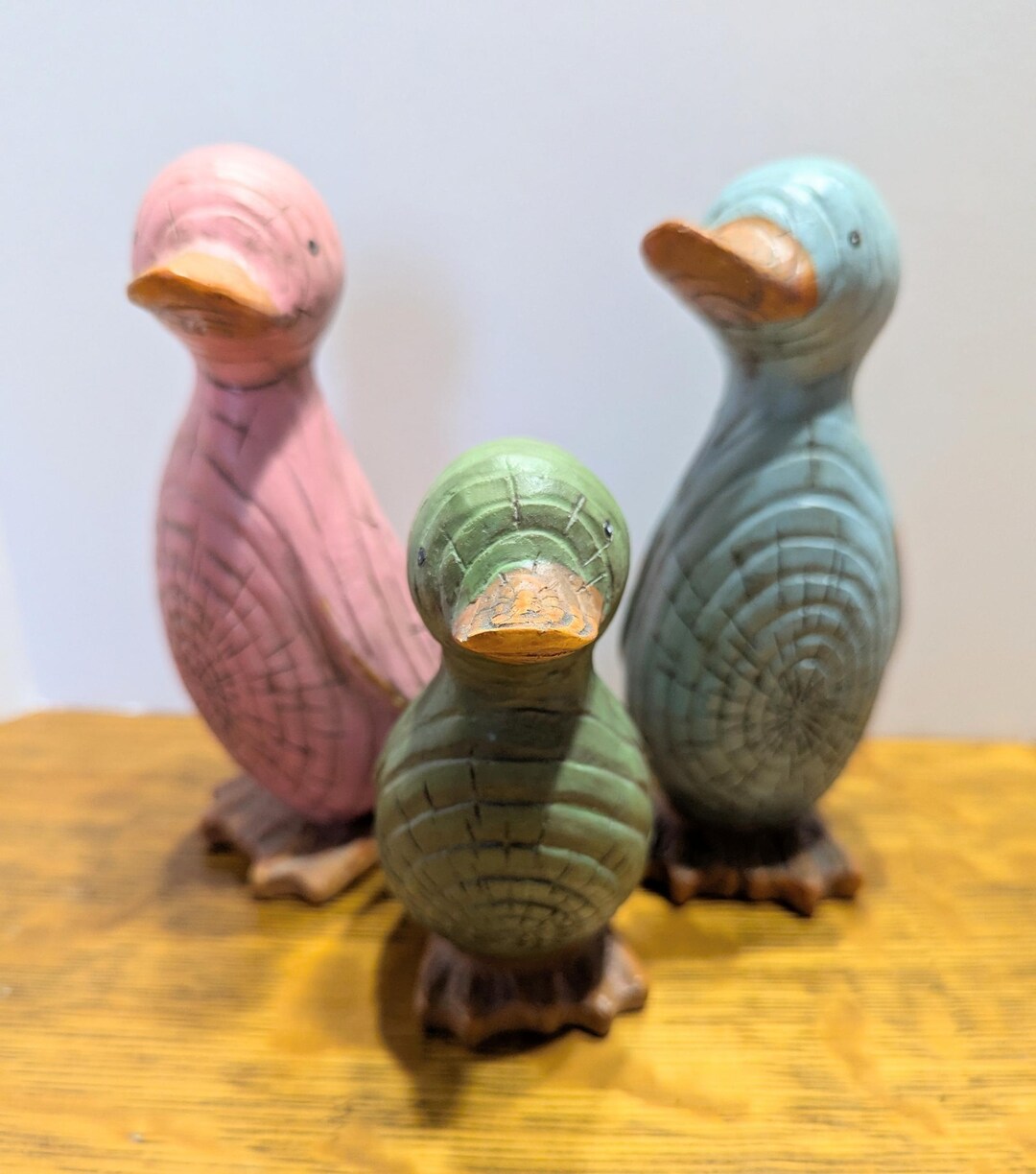 Woodlike Resin Shabby Chic Ducks, Set of 3. Springlike Colors in Light ...
