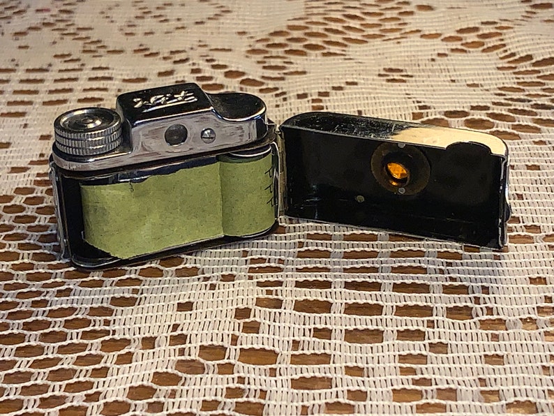 Vintage 1950s Miniature Spy Camera 2 Long by 1.4 Wide HIT Made in Japan ...