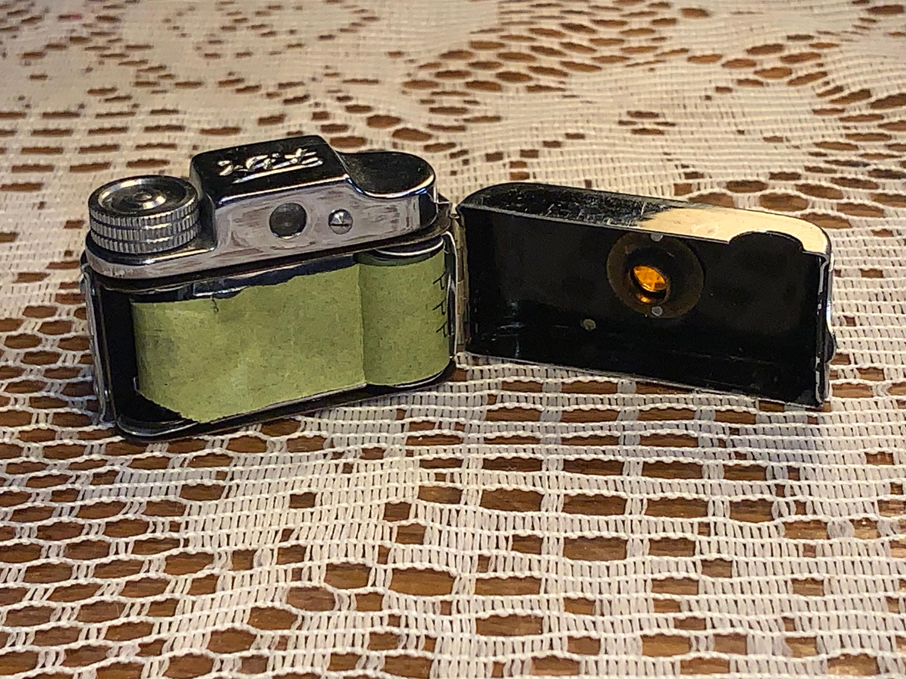 Vintage 1950s Miniature Spy Camera 2 Long by 1.4 Wide HIT Made in Japan ...