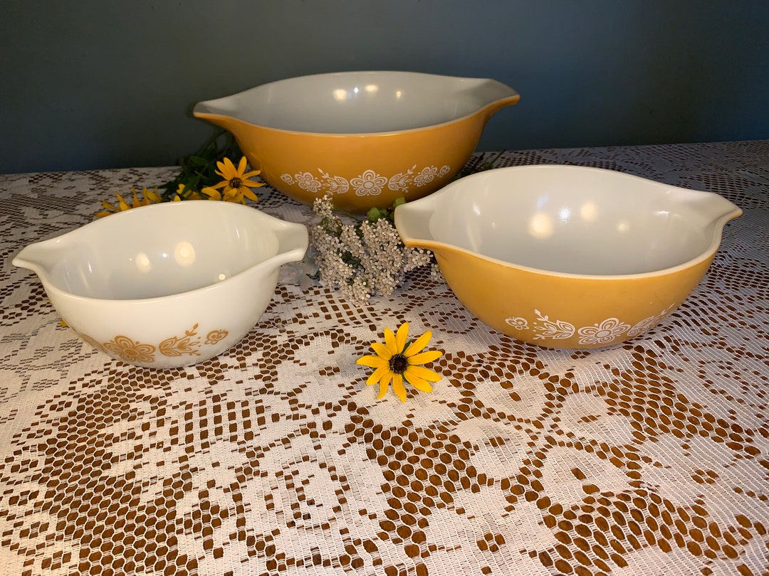 Vintage 1970’s PYREX Butterfly Gold, Cinderella Nesting Bowls, Set of ...