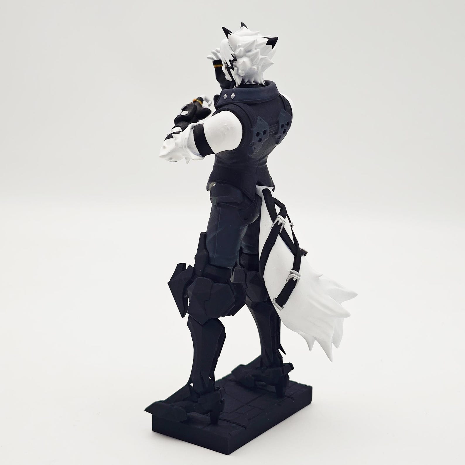 Zenless Zone Zero Von Lycaon Figure, Von Lycaon Desk Ornament, ZZZ ...