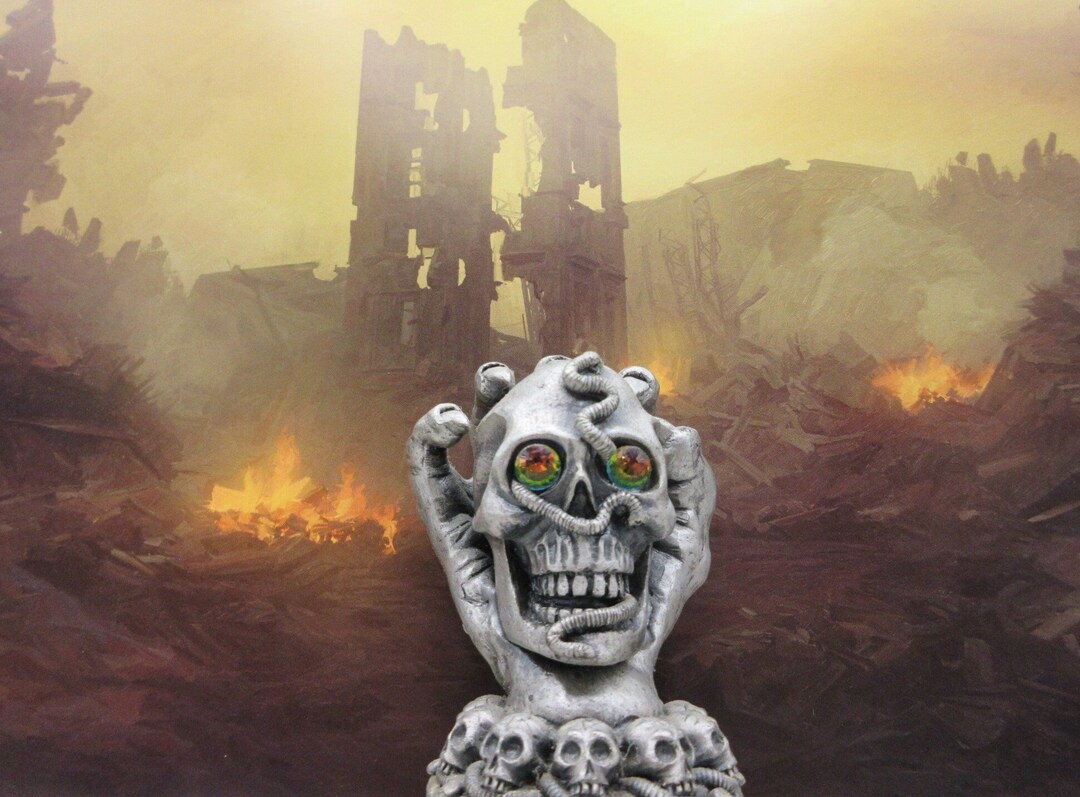 The Keeper of the Skulls Myth and Magic Collectable Figurine by Tudor ...