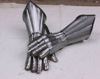 18 Gauge Steel Medieval Knight Gothic Pair of Gauntlets Gloves Battle ...