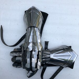 Medieval Steel Knight Gauntlet Armor, Fully Functional Finger Armor ...