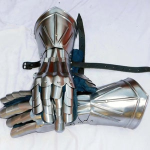 Medieval Steel Knight Gauntlet Armor, Fully Functional Finger Armor ...