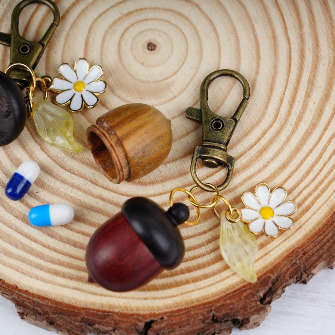 Daisy Flower Pill Organizer, Acorn Pill Container, Pill Box Locket ...