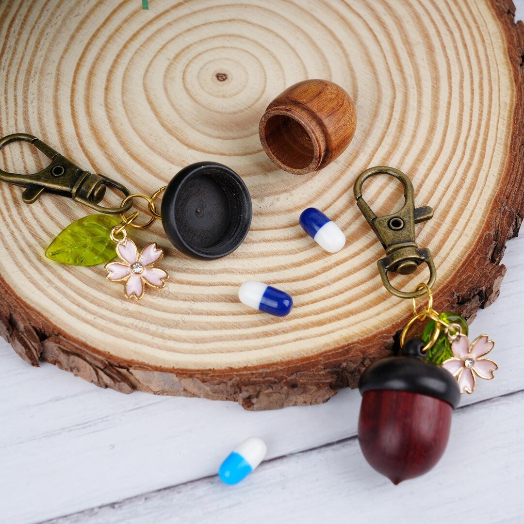 Acorn Pill Container, Sakura Pill Organizer, Portable Daily Medicine ...