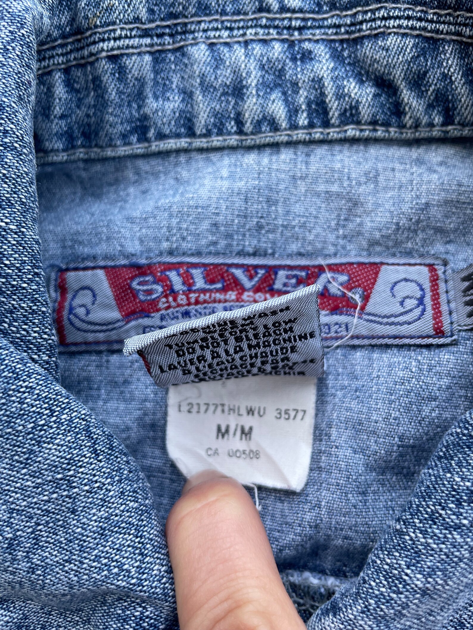 Vintage Silver Brand Jean Jacket Womens Medium 90s Y2K Denim Trucker ...