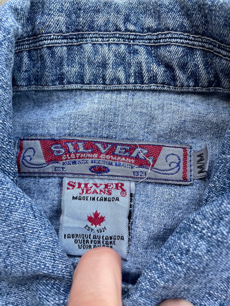 Vintage Silver Brand Jean Jacket Womens Medium 90s Y2K Denim Trucker ...