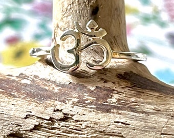 Vintage Sterling Silver OM Ring, Hindu Om Symbol Sterling Silver Ring ...