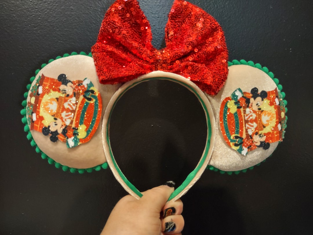 Mickey and Minnie Coco Fireplace Christmas Ears Minnie Mouse Mickey ...