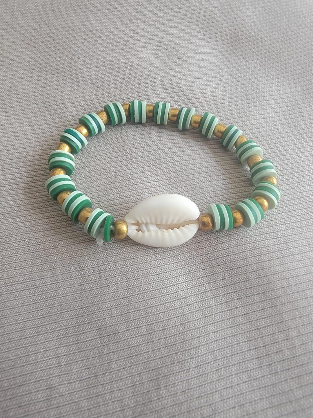 Green Seashell and Clay Bead Bracelet - Etsy