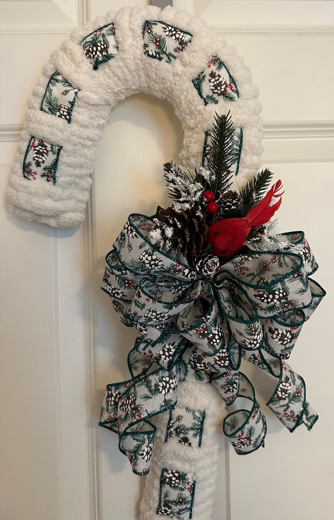 Winter Candy Cane Wreath, Yarn Candy Cane Wreath, Winter Decor ...