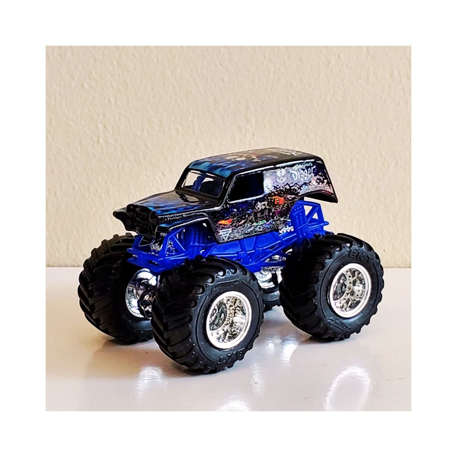 Diecast Monster Truck Jeep, Sonuva Digger, Black Skull Monster Truck, 1 ...